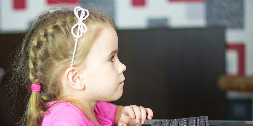 Come proteggere i bambini su internet (3 app utili) Come proteggere i bambini su internet (3 app utili)